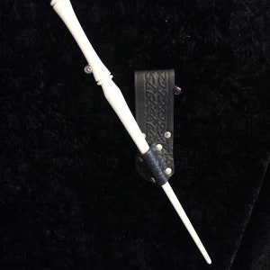 LABURNUM MAGIC WAND, Air Element - Uncover Hidden Plots - Discover ...