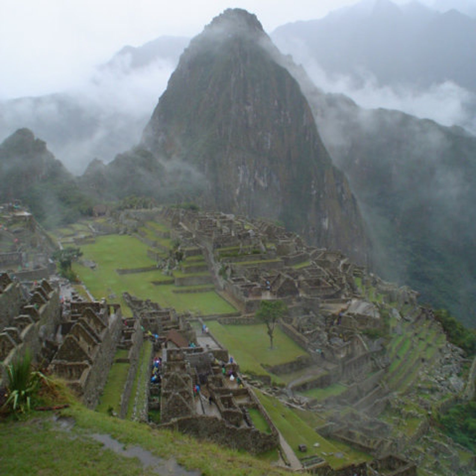 MACHU PICCHU AUTHENTIC Temple of the Sun Natural Spring Water Hand ...