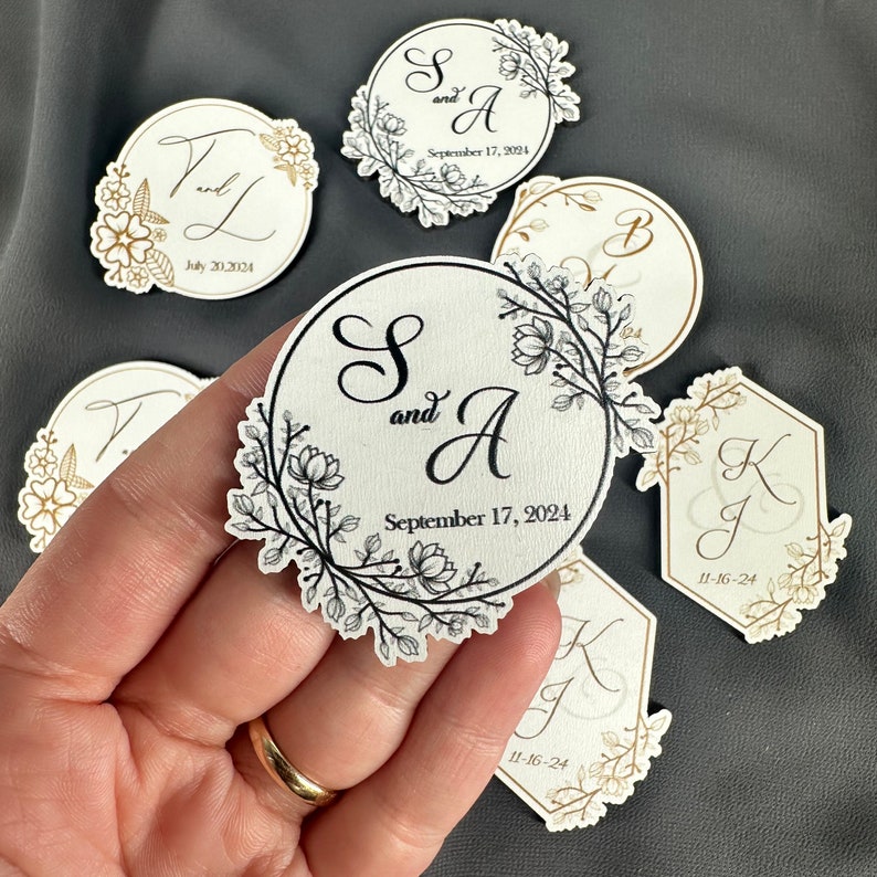 Custom Wedding Favor Pins, Wedding Boutonniere, Wedding Guest Favor ...