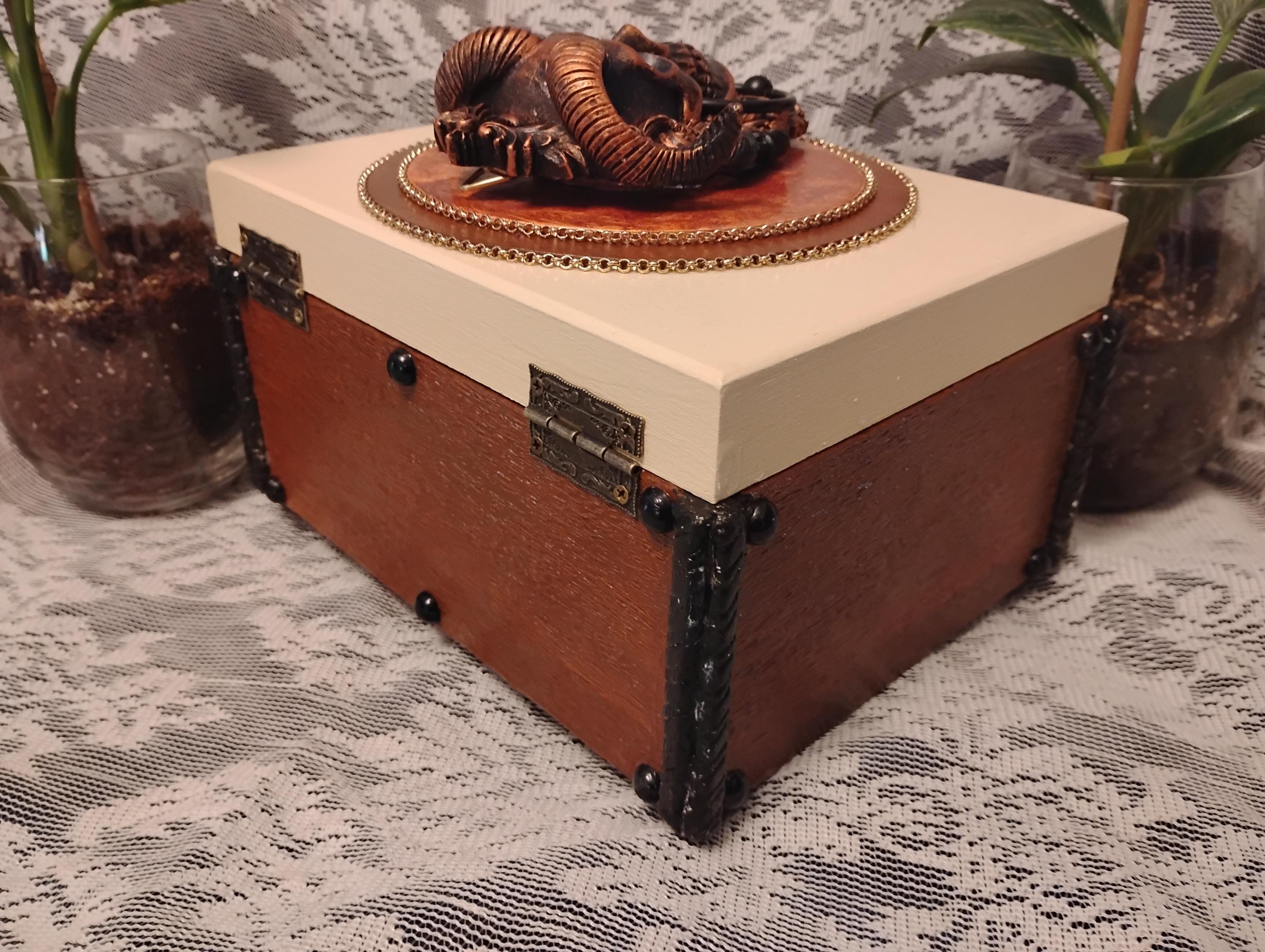 0208B Skull W/horns Awesome Box! - Etsy