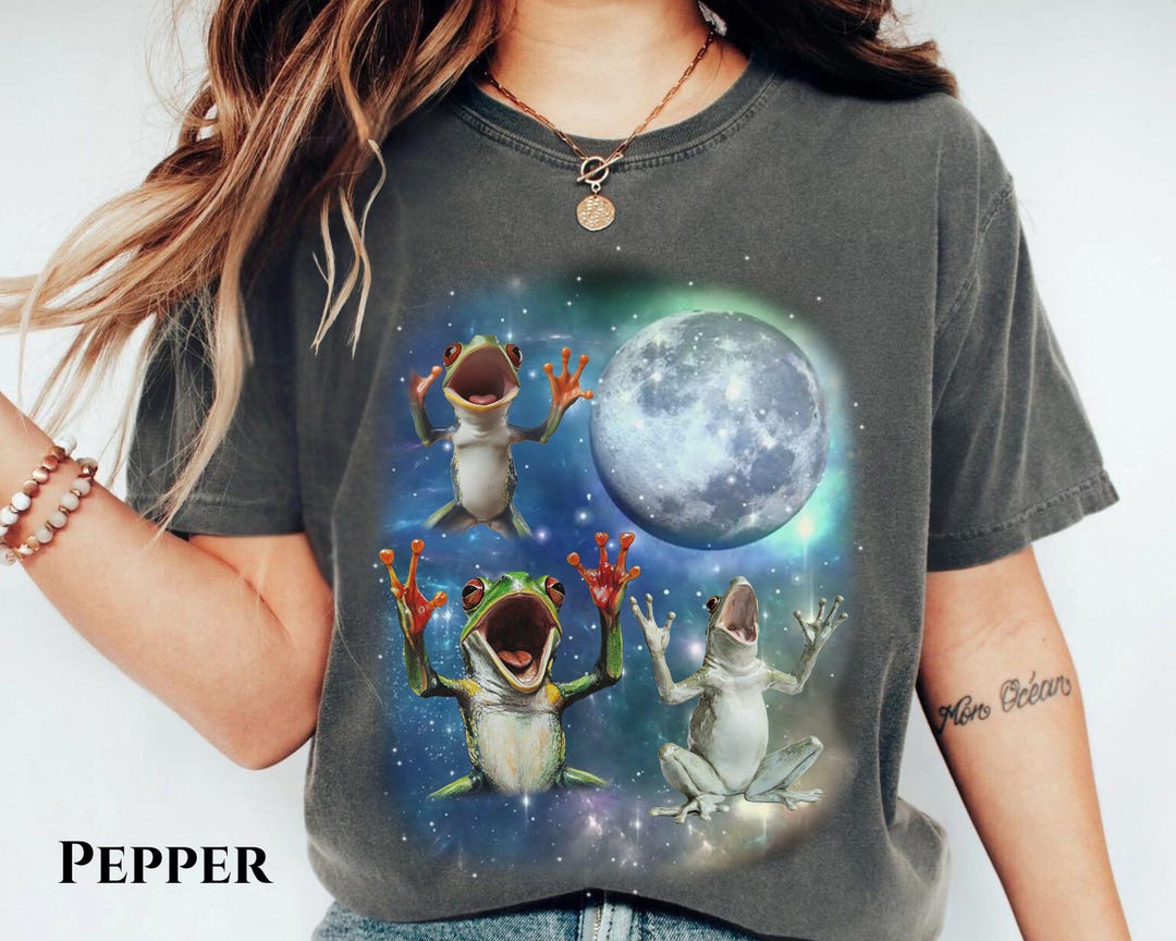 Three Frogs Retro Moon Graphic Shirt Vintage Frog Moon Meme Tshirt ...