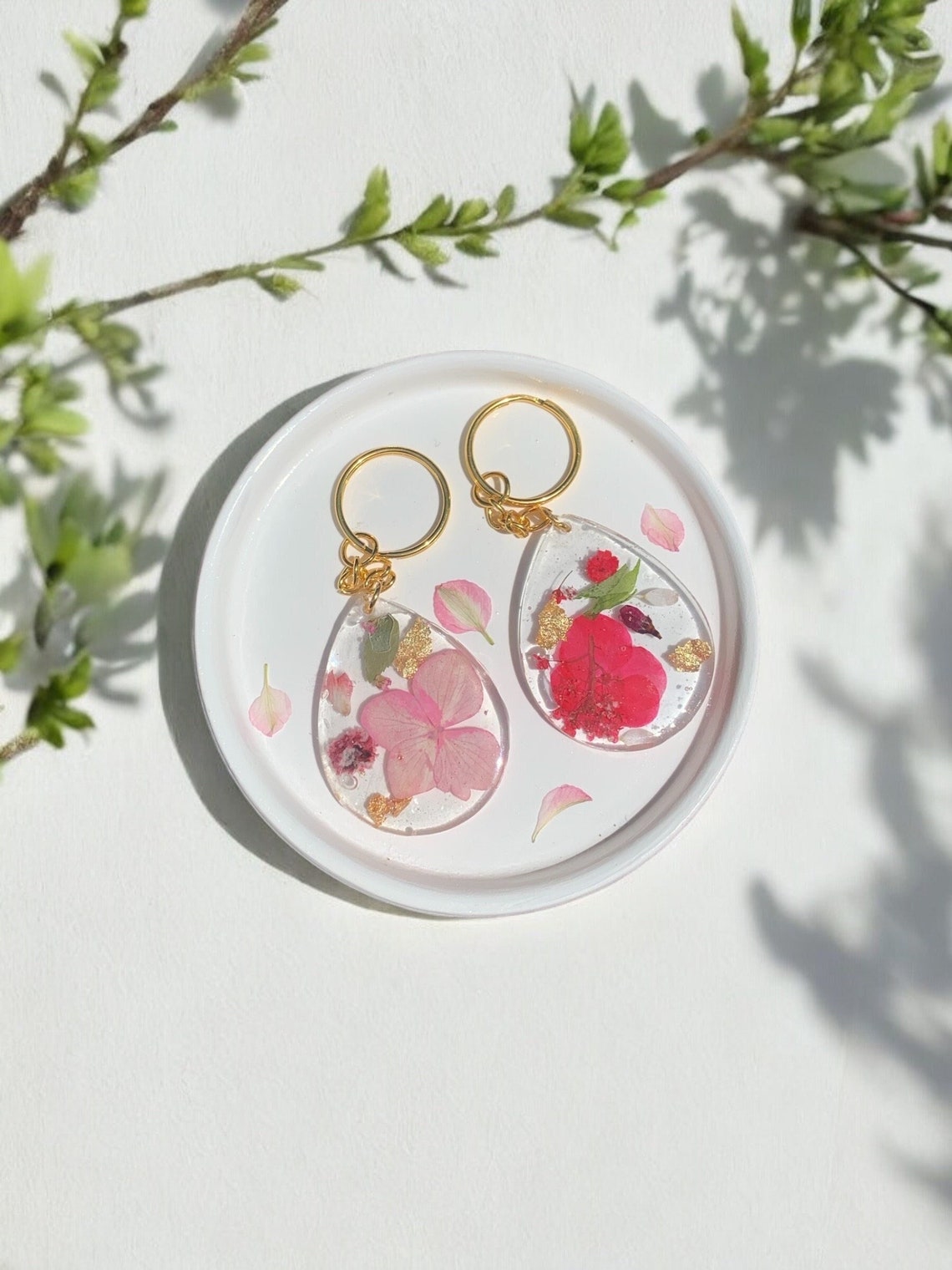 Handmade Real Dried Flower Resin Keychain | Handmade Resin Keychain ...