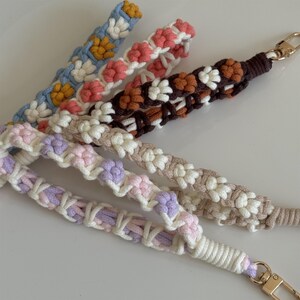 Handmade Weave Cat Paws Crochet Keychains, Macrame Wristlet Keychain ...