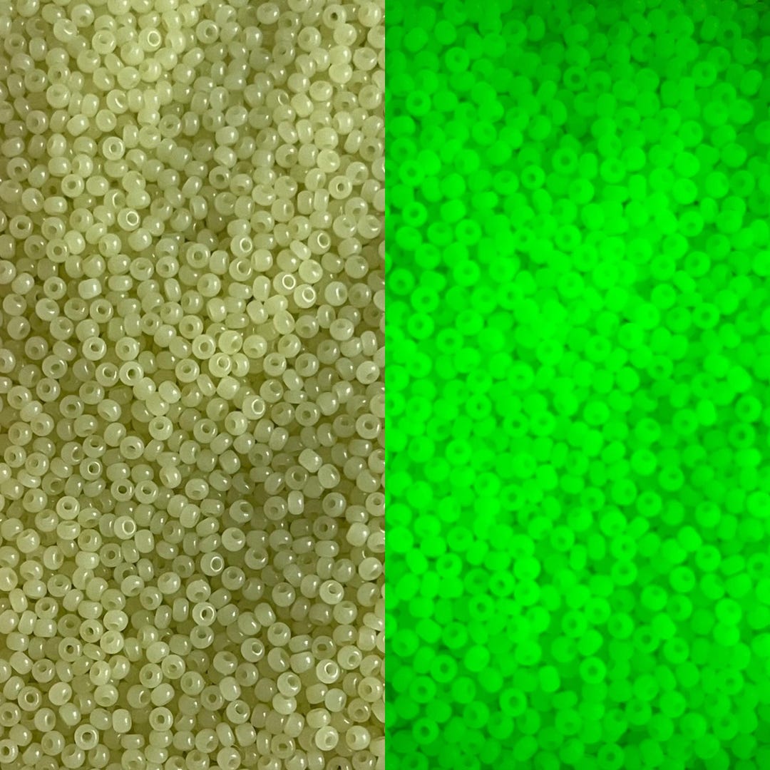 9/0 2.6mm UV Reactive Uranium Glass Yellow Opaline Seed Beads - Etsy