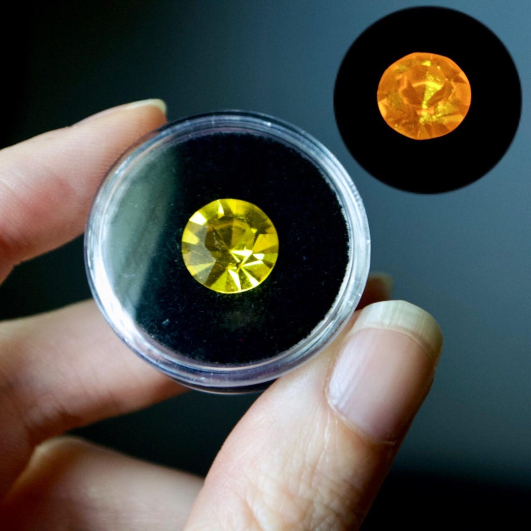 11mm UV Reactive Cadmium Glass Round Rhinestone - Etsy