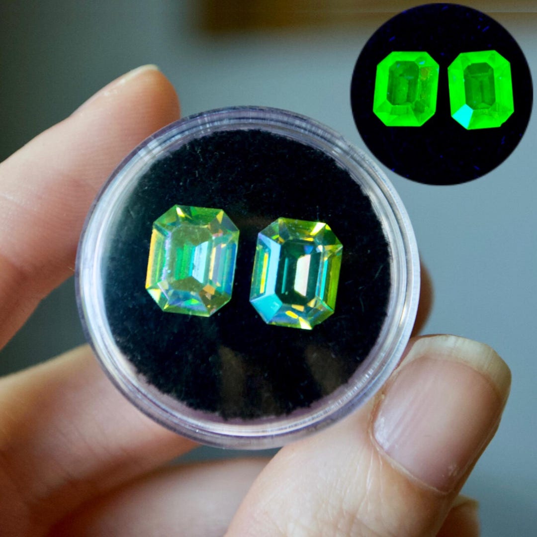 10mm X 8mm UV Reactive Uranium Glass Aurora Borealis Iridescent Emerald ...