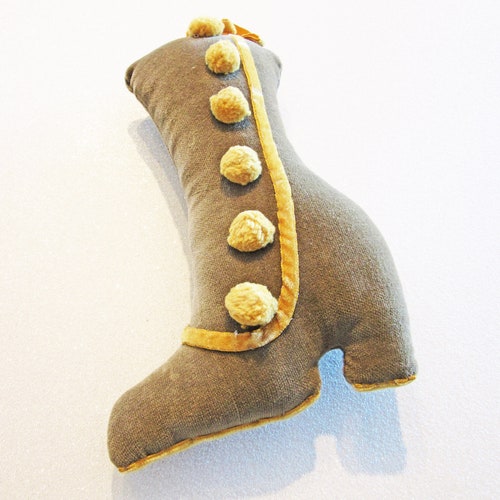 Sewing & Fiber Tools Singer Blackside stocking darner with original box ...