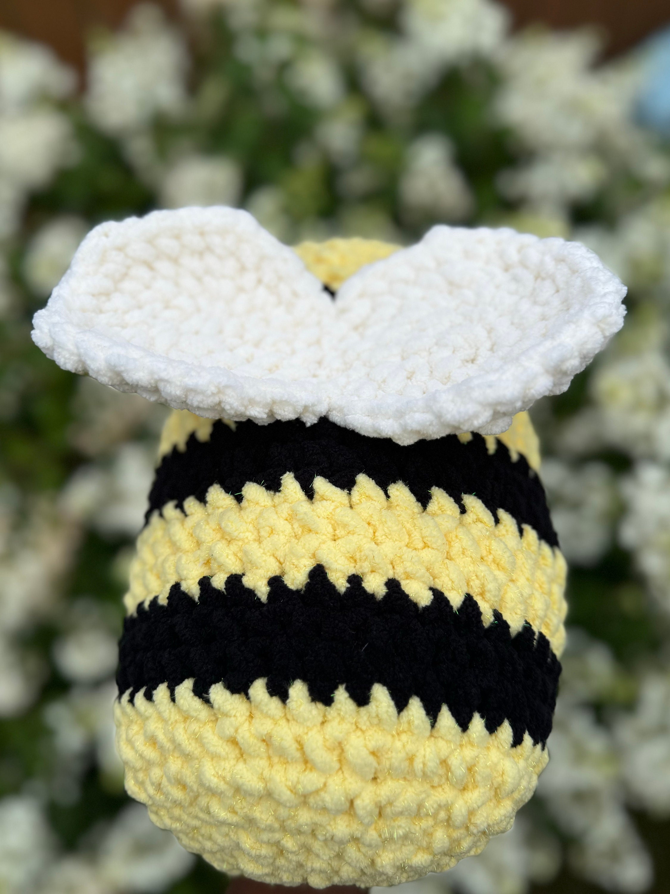 JUMBO Crochet Bumblebee Plushie, Jumbo Amigurumi Bee Plushie, Jumbo ...