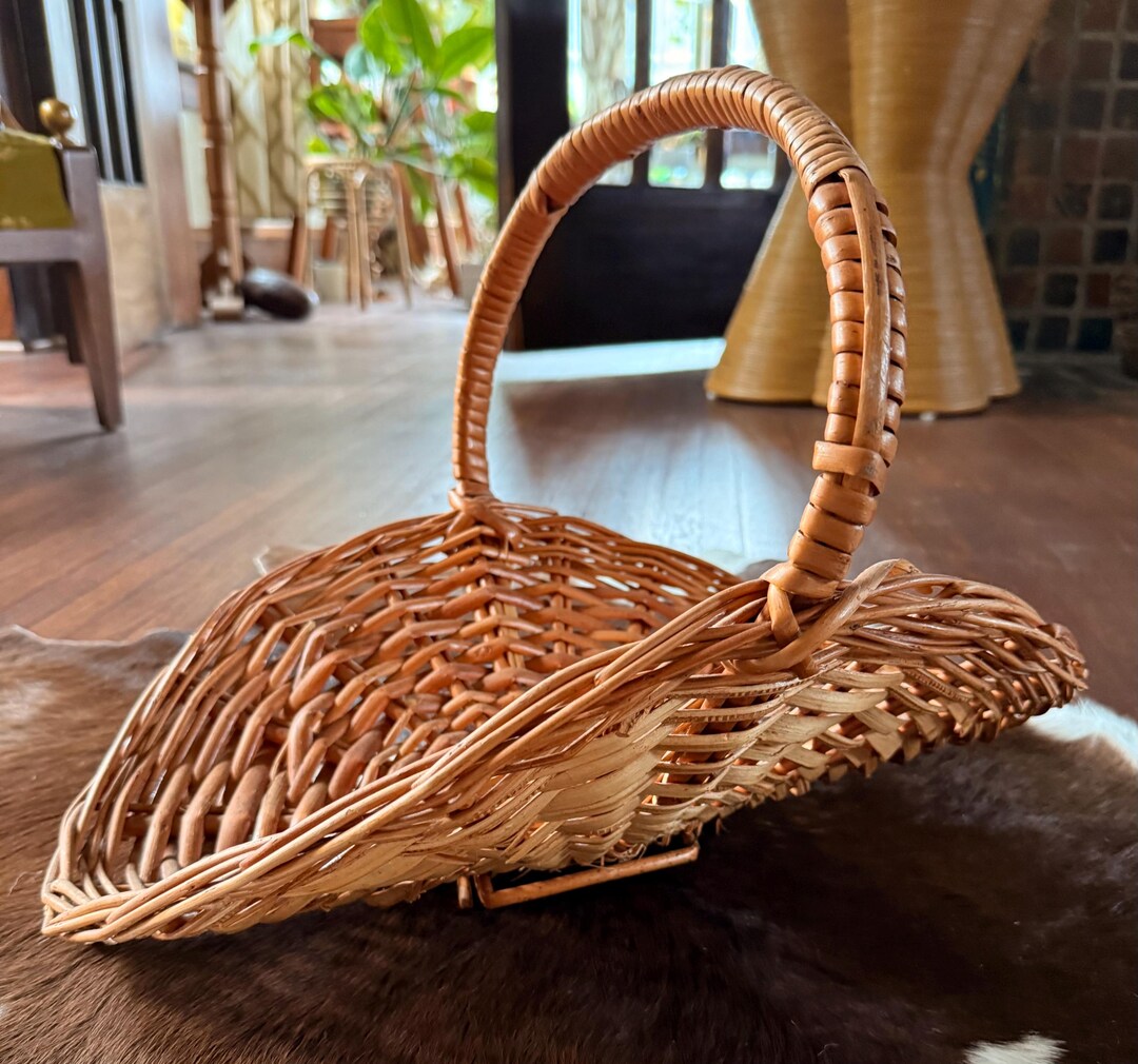 Large Vintage Woven Wicker Gathering French Country Flower Basket - Etsy