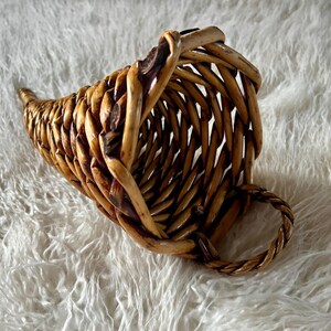 Large 15” Woven Decorative Cornucopia Basket With Handle, Walll Planter ...