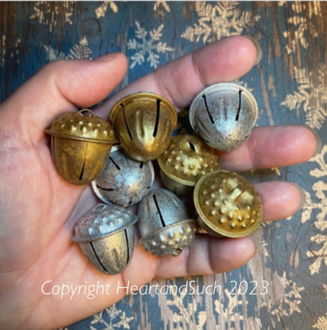 Set of 8 Vintage-style Metal Acorn Bells Small - Etsy