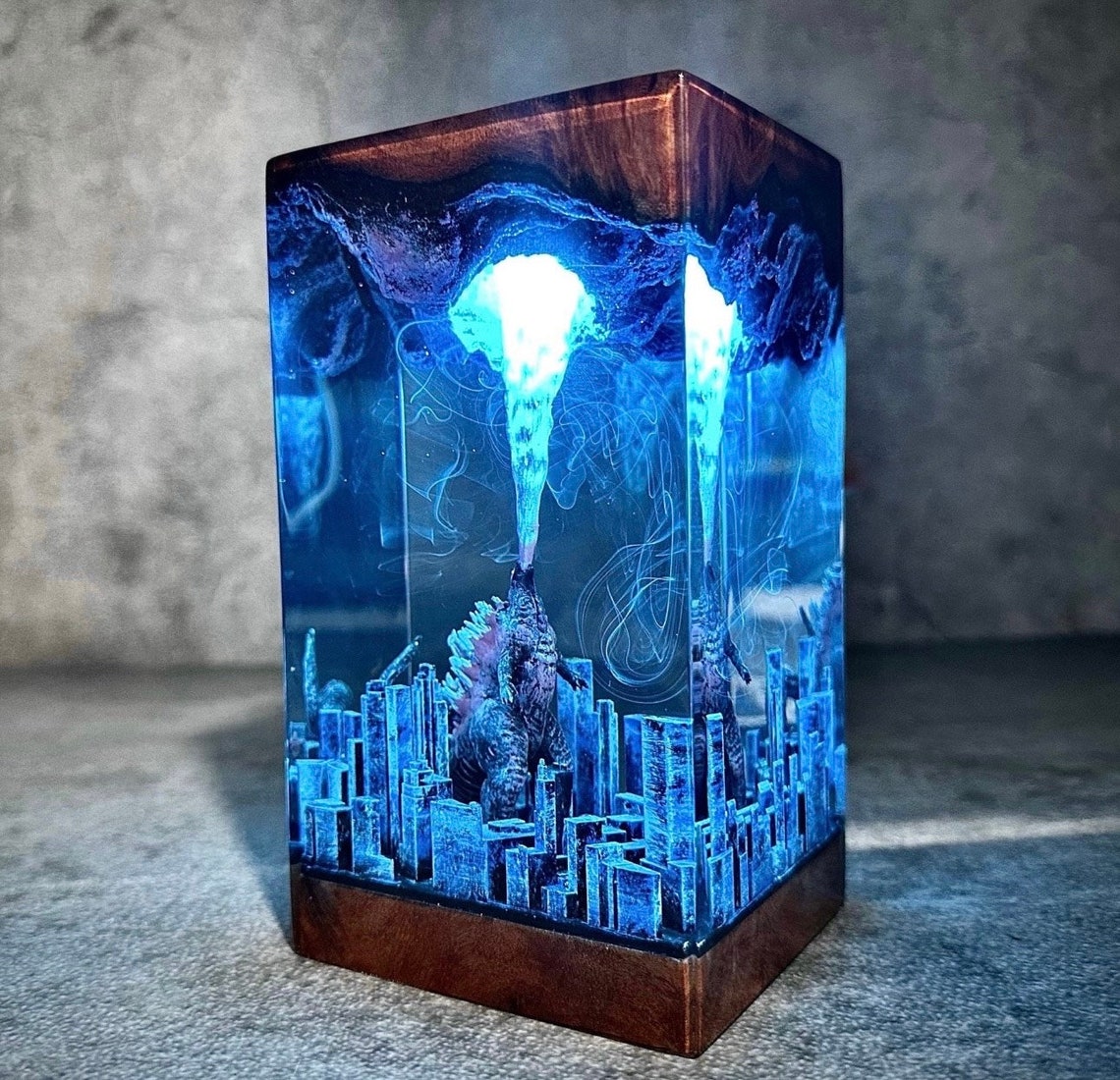 Monster God.zill.a in the City Epoxy Lamp Atomic Breath Resin Lamp God ...