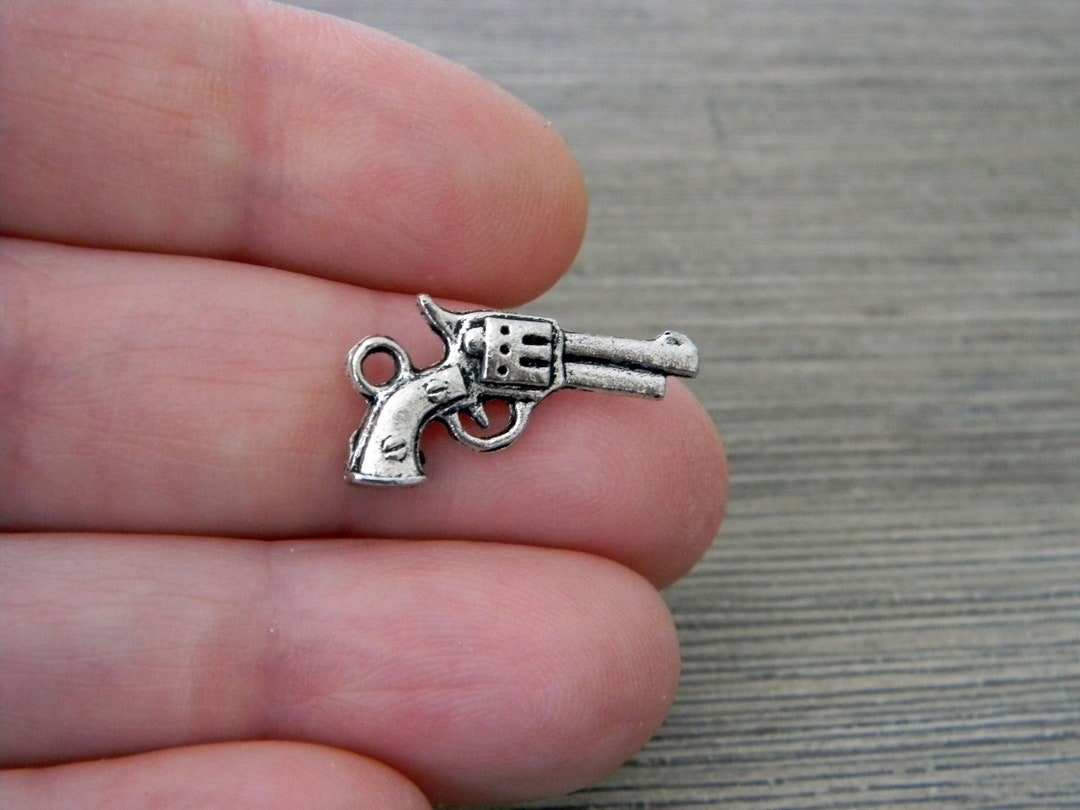 Pistol Charms Set of 8 Silver Color 11x21mm, Gun Charms, Revolver ...