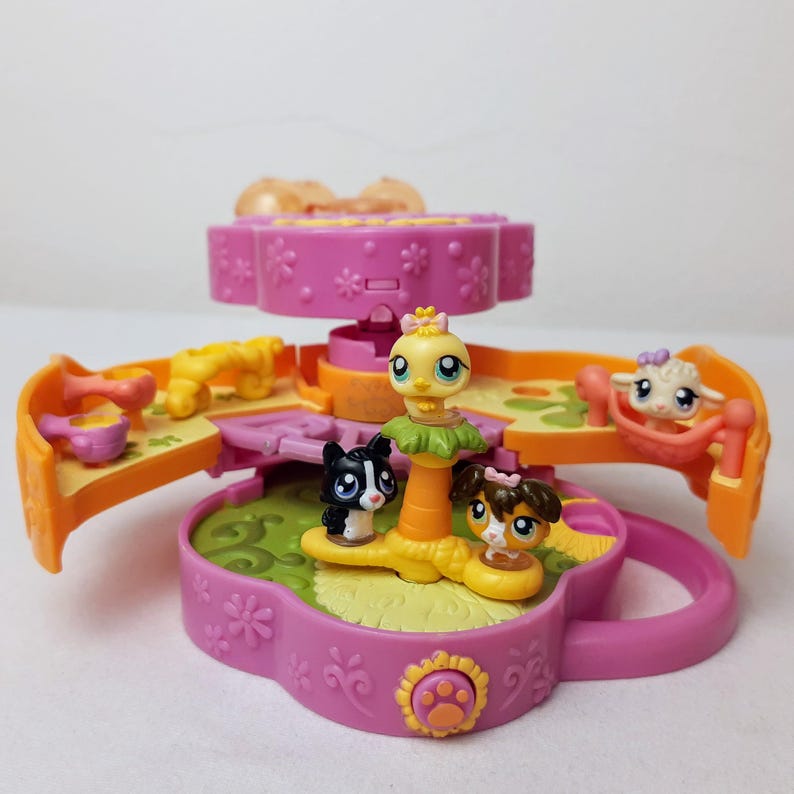 Littlest Pet Shop Teeniest Tiniest Pop up Playset House Hasbro LPS Farm ...