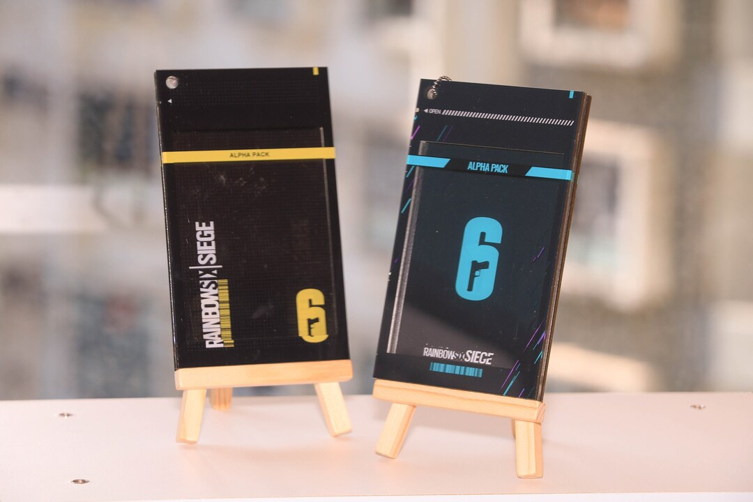 Rainbow Six Siege - Alpha Pack Shake Charm Case - Etsy