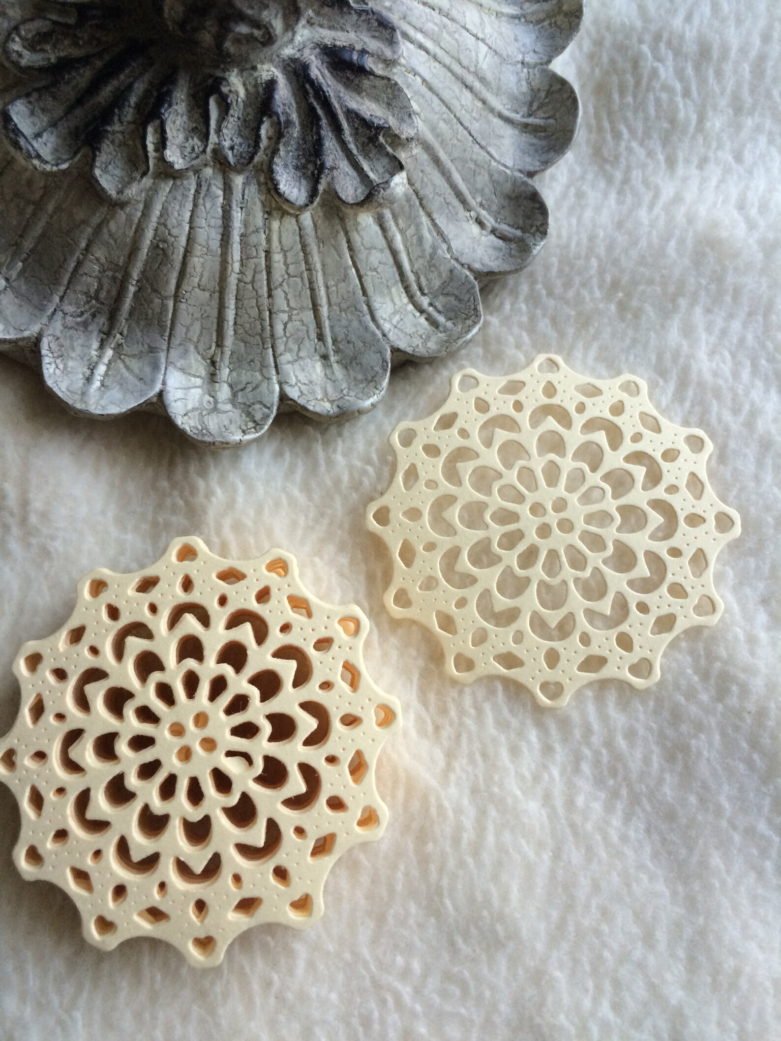 Mini Paper Doilies...100 Piece Set of Very Cute and Adorable Mini Paper ...