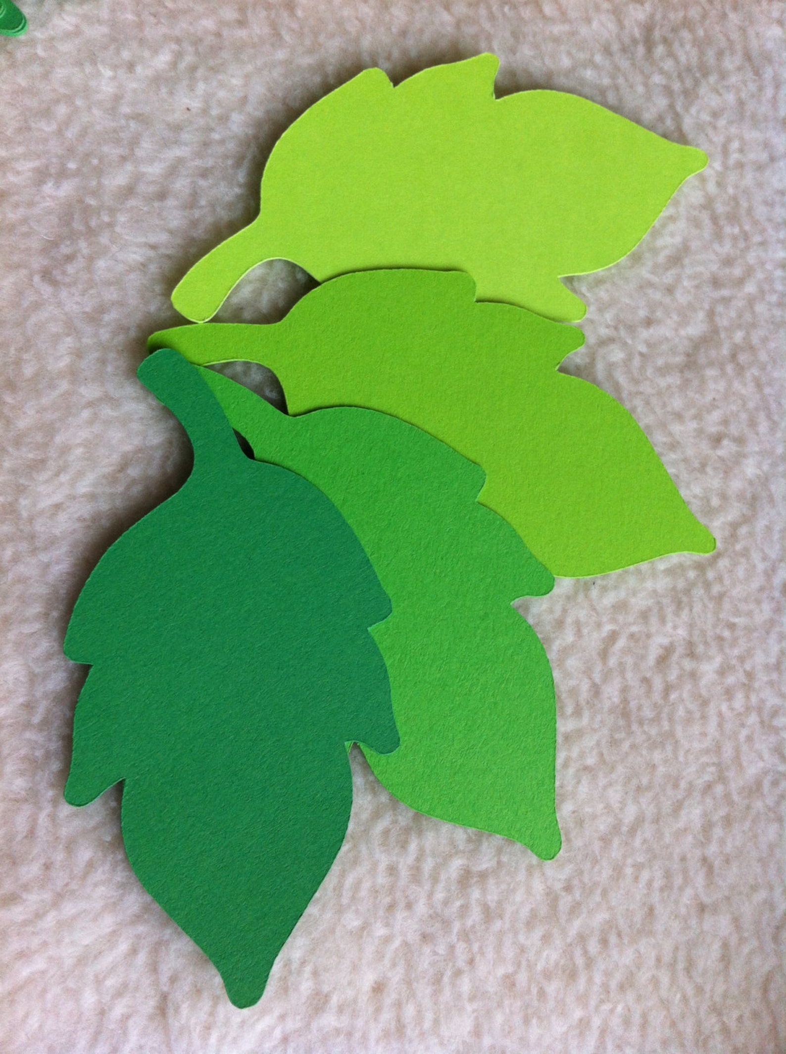 Paper Leaves...100 Piece Set of Very Beautiful Feathered Green Paper ...