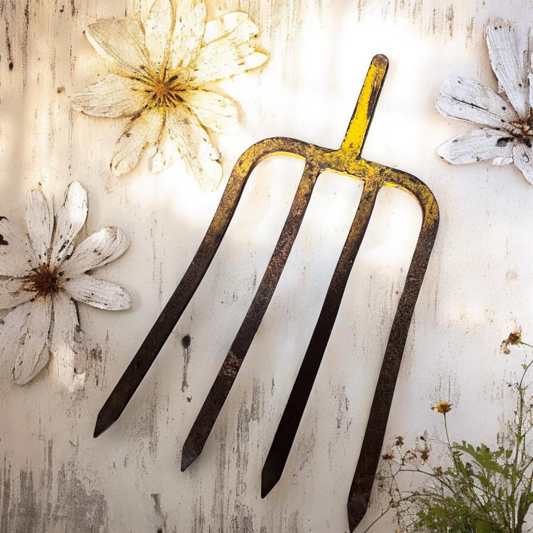 Vintage Garden Tools Metal Pitch Fork Head Rusty Tools Rustic Primitive ...