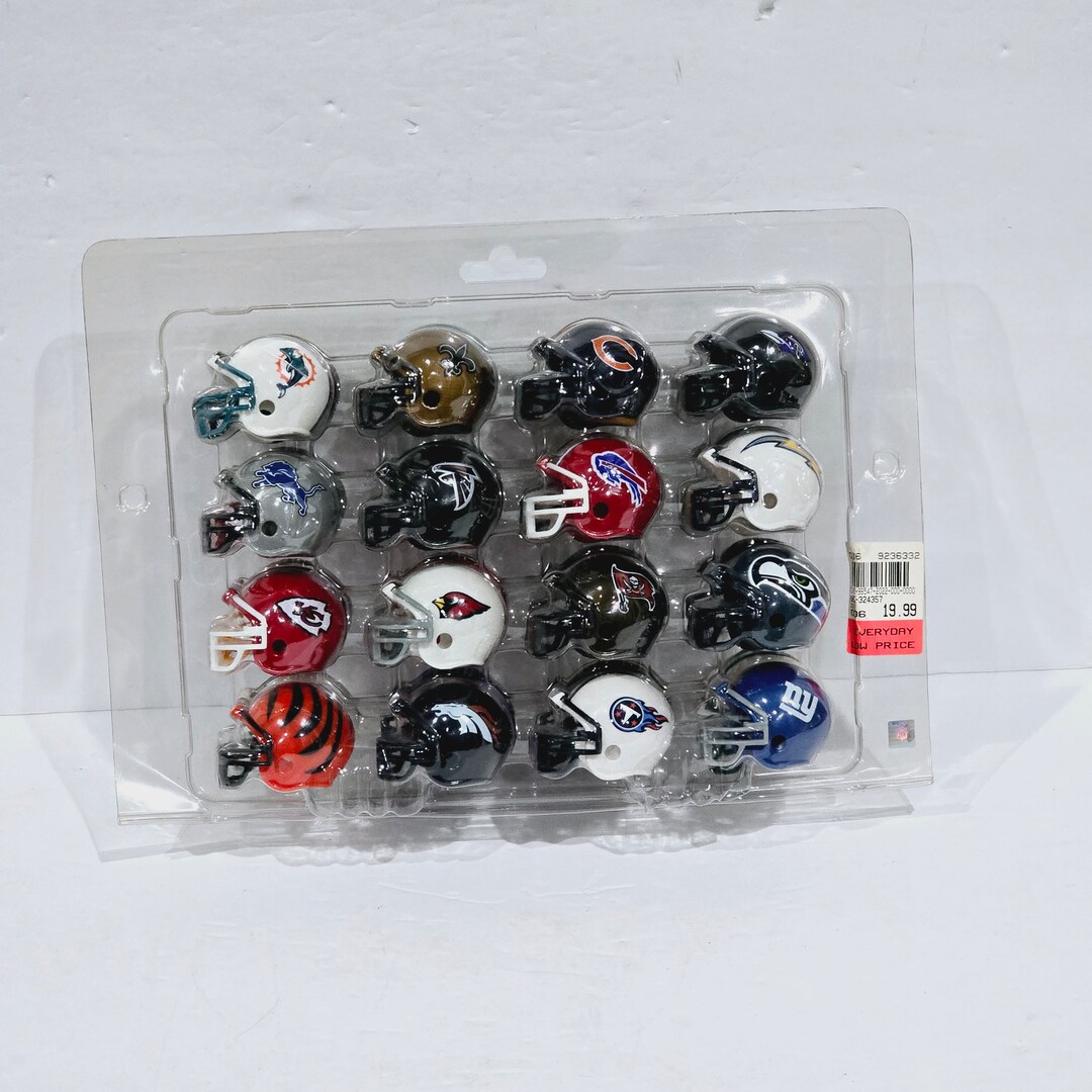 Riddle NFL Helmet Tracker 32 Mini Helmets 2010 August Edition Original ...