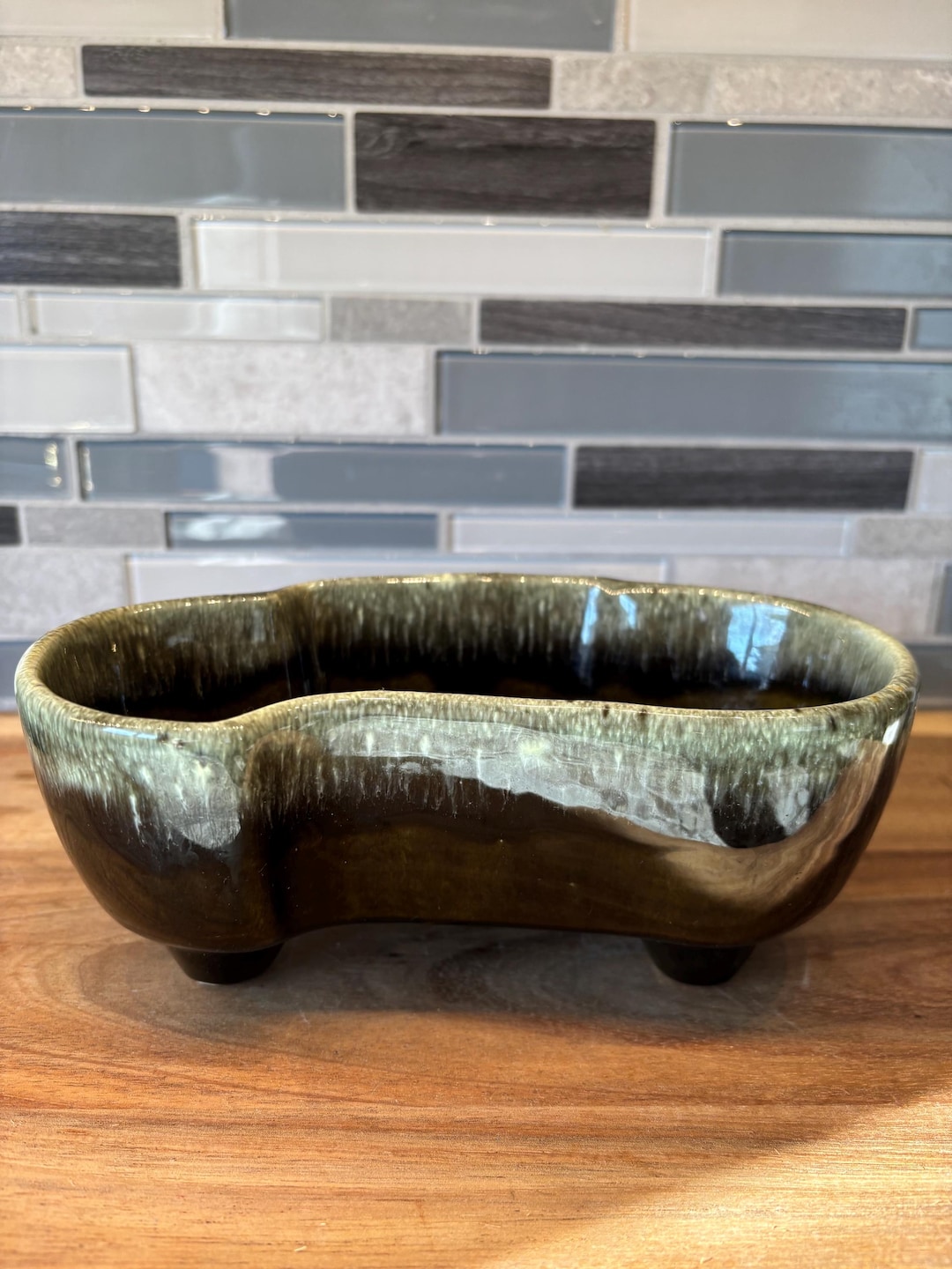 Vintage Hull USA Pottery 402 Planter Green Drip Glaze Kidney Shape 3 ...