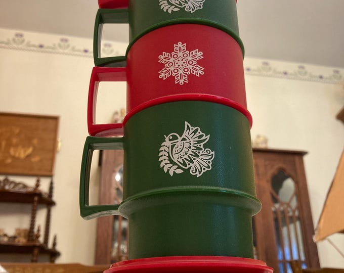 4 Vintage Christmas Tupperware Stackable Mugs With Lids/coasters - Etsy