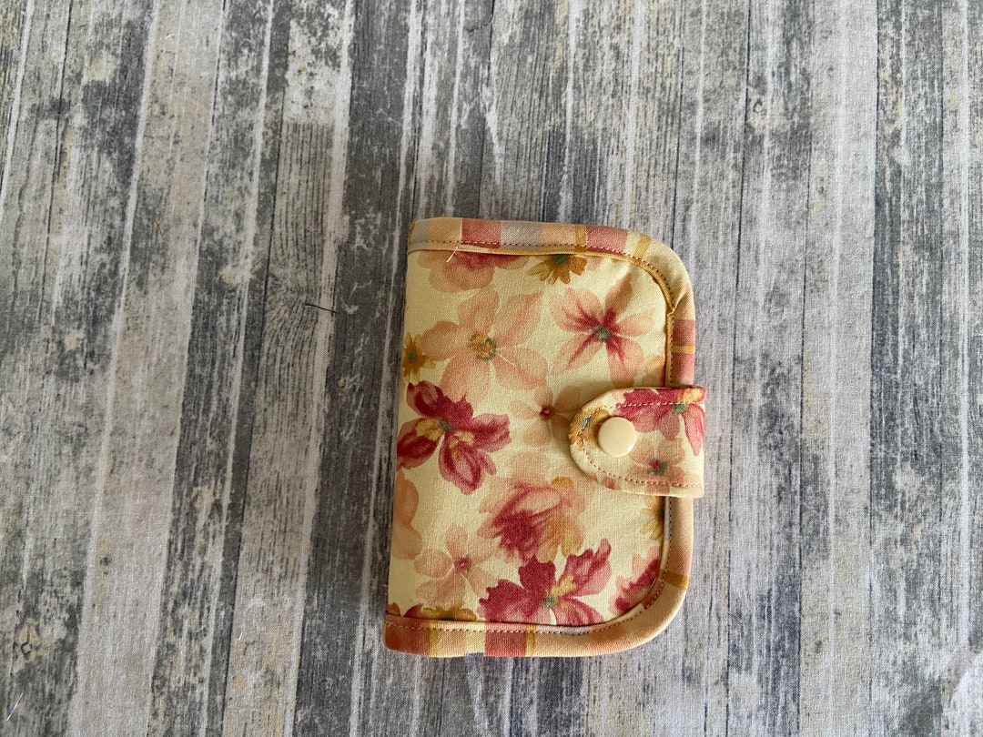 Small Needlebook Needle Pin Holder Sewing Case Sewing Kit Pretty Peach ...