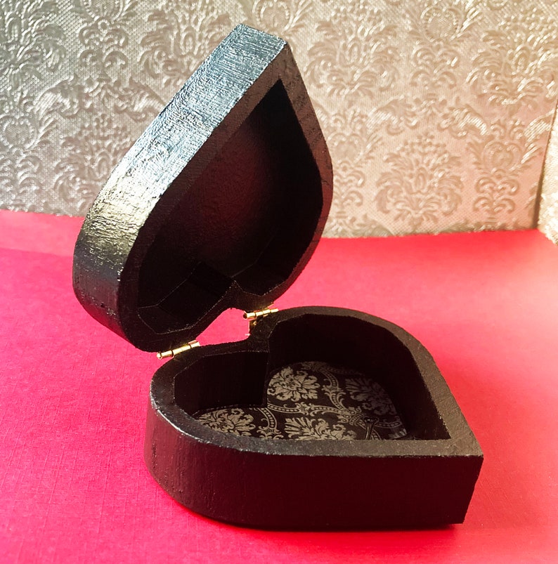 Mini Gothic Black Heart Trinket Box With Silver Bat / Jewelry Box ...