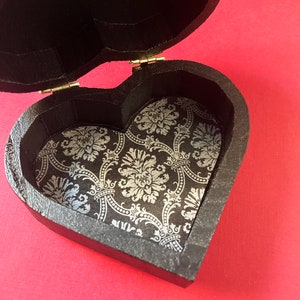 Mini Gothic Black Heart Trinket Box With Silver Bat / Jewelry Box ...