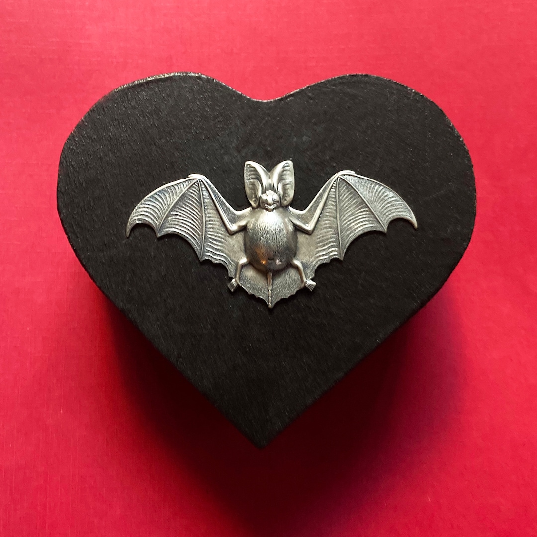 Mini Gothic Black Heart Trinket Box With Silver Bat / Jewelry Box ...