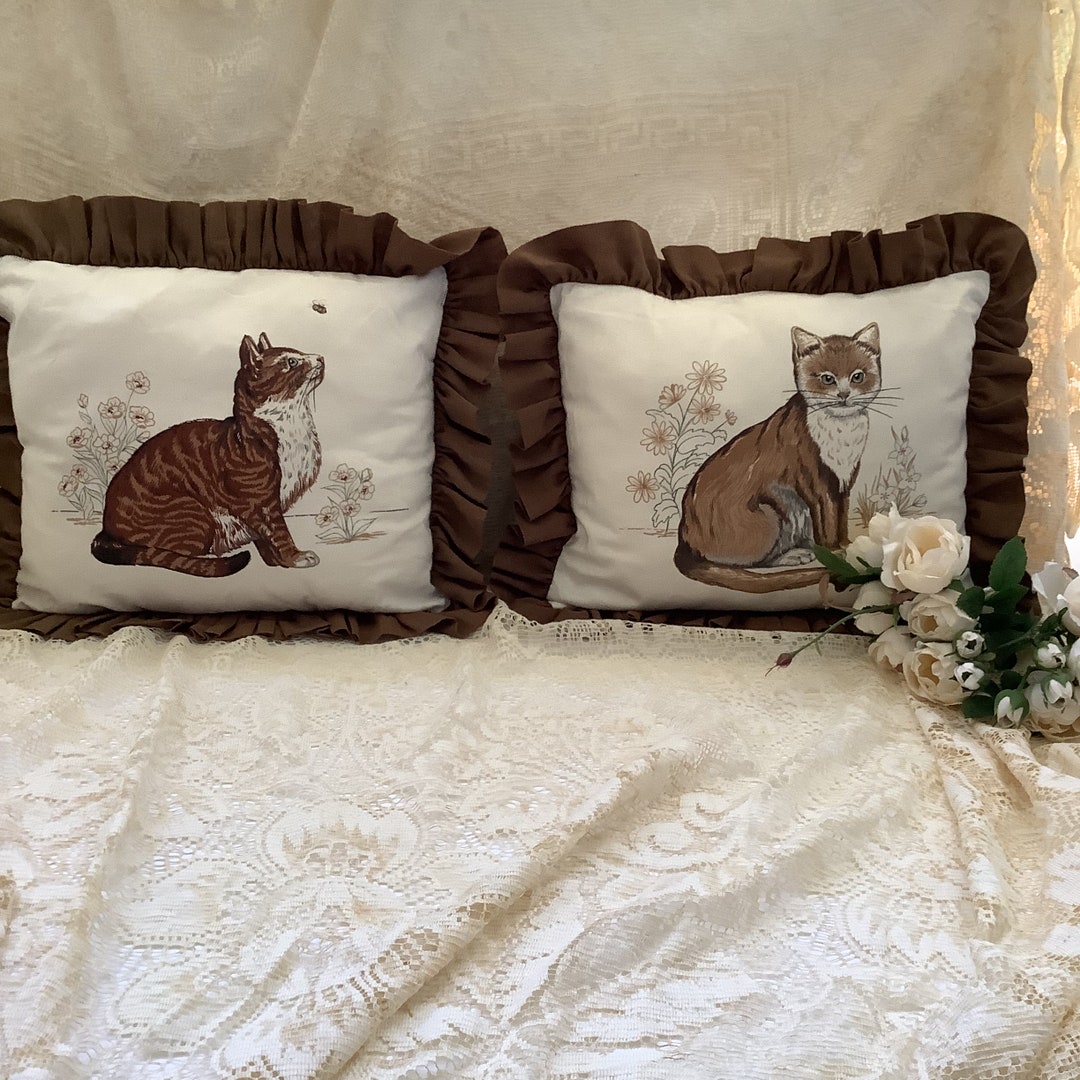 2 Vintage 70s Brown White Ruffle Cat Pillows Handmade 12x14 Grannycore ...