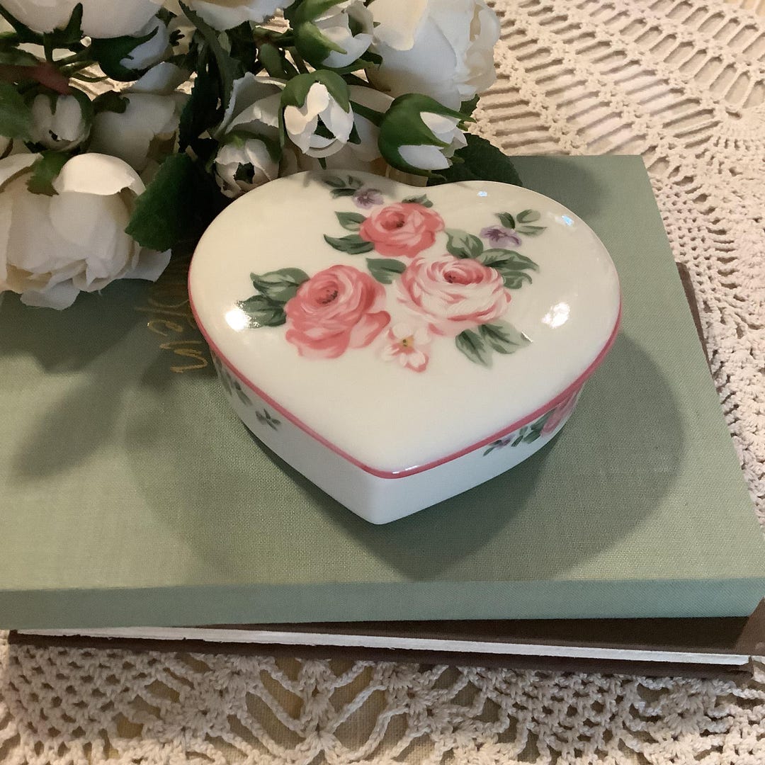 Vintage White Pink Roses Ceramic Heart Cottagecore Trinket Jewelry Box ...