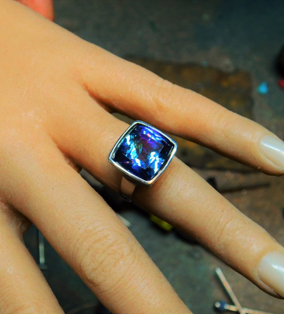 AAAA Tanzanite Color Change Bi- Color 10.0 Carats 13x12mm Unheated 14K ...