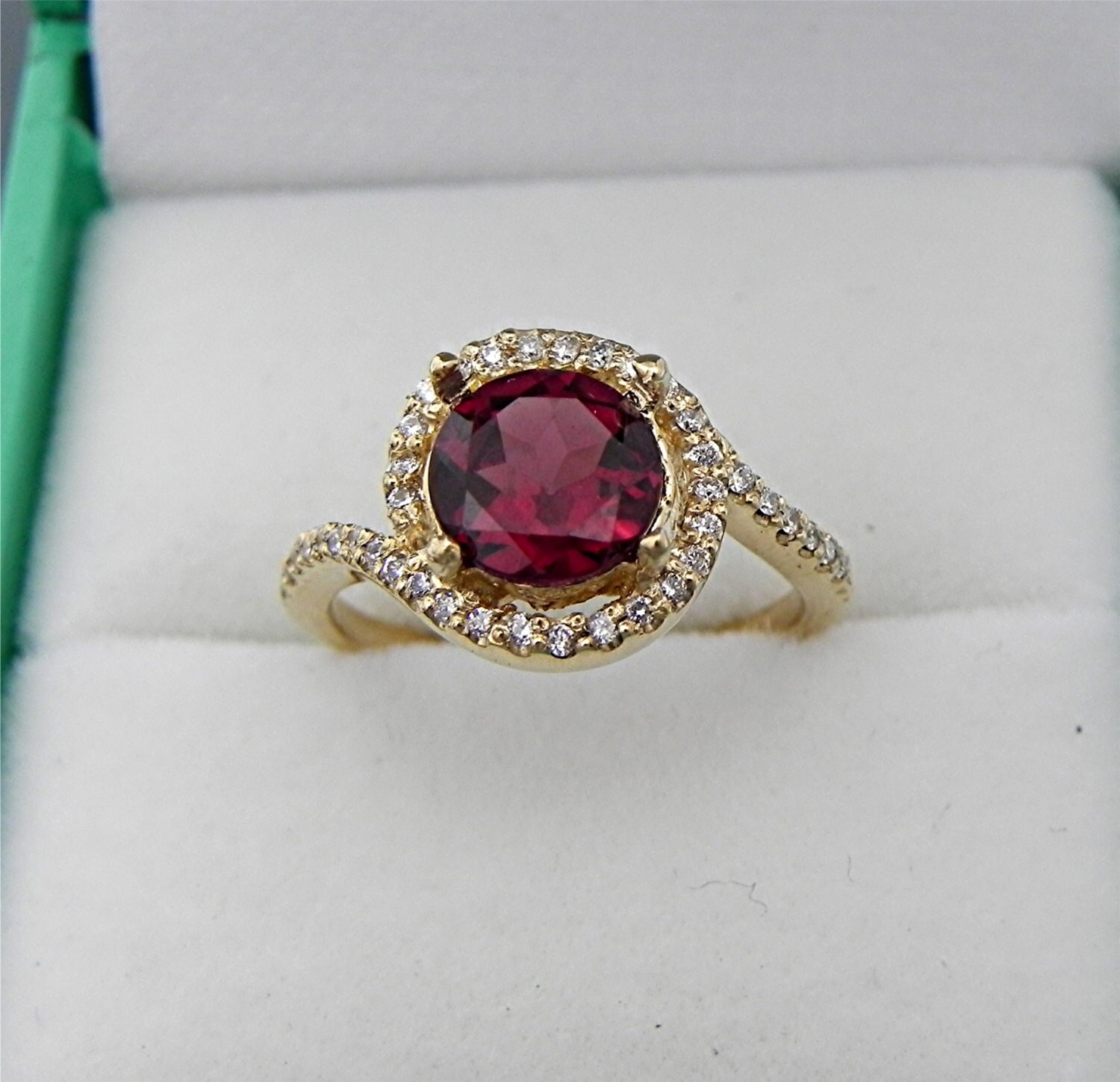 AAAA Rhodolite Garnet 7mm 1.54carats Round Halo Diamond - Etsy