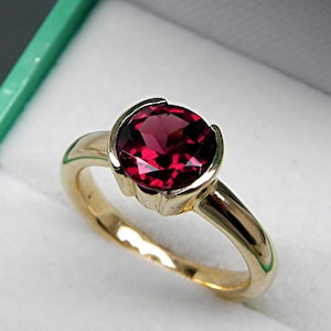 AAAA Red Rhodolite Garnet Round 7.0mm 1.54 Carats Heavy Bezel Set 14K ...