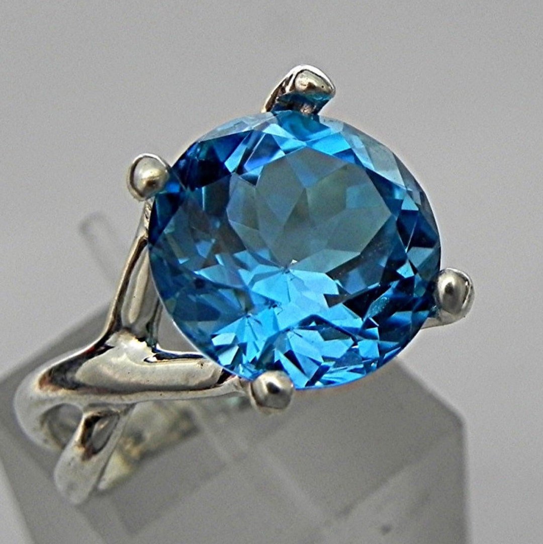 AAAA Hydro London Blue Topaz Round 12mm 7.09 Carats in 14K White Gold ...