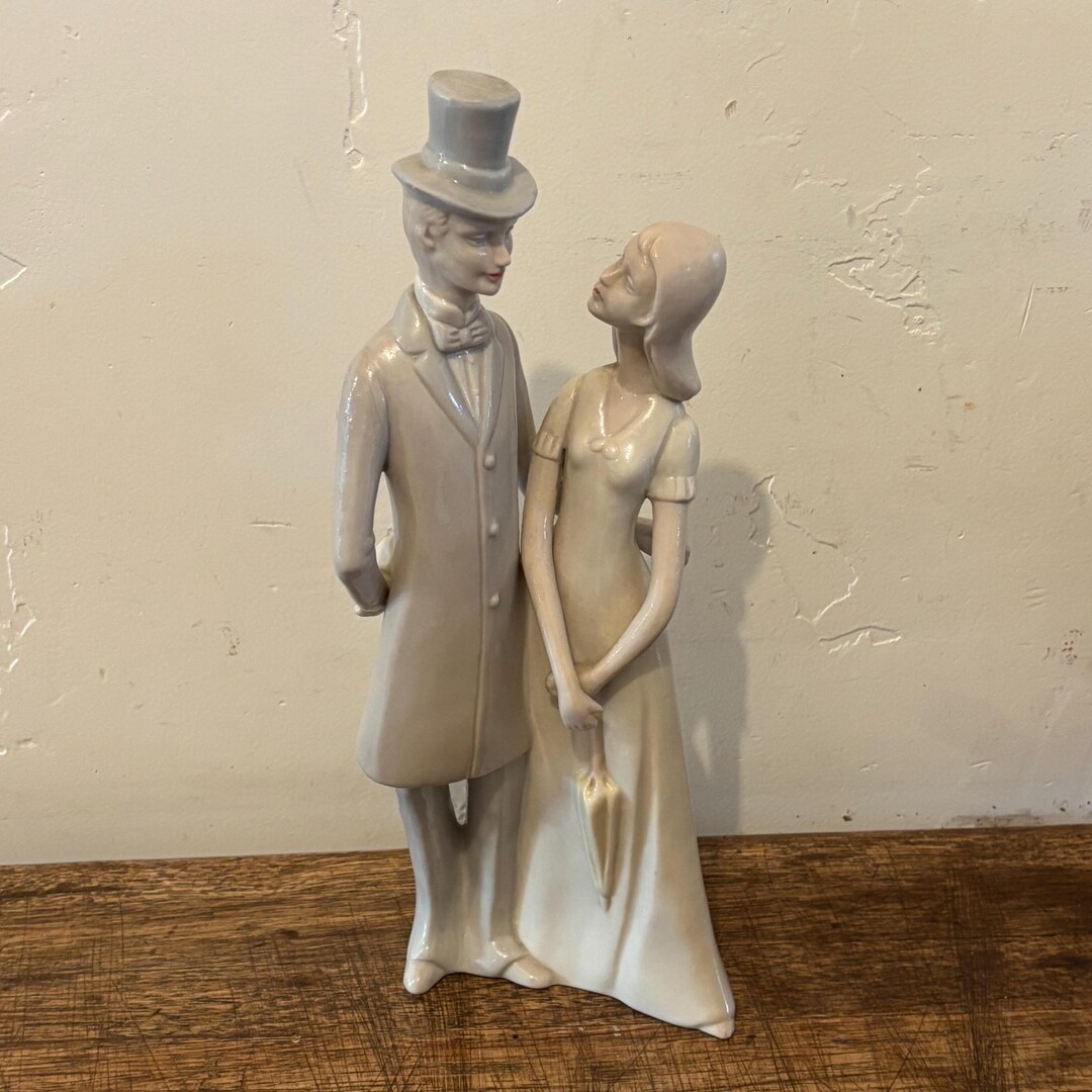 Vintage Porcelain Bride and Groom Figurine Cake Topper - Etsy