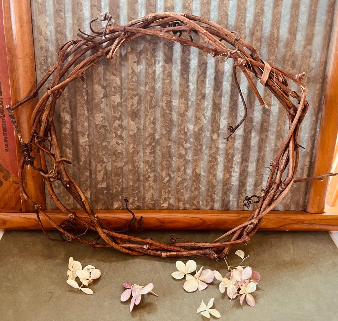 Rustic Primitive Woodsy Wild Grapevine Wreath With Tendrils, Handmade ...