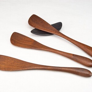 Traditional Spatula - Left or Right Hand Stirring Utensil - Wood ...
