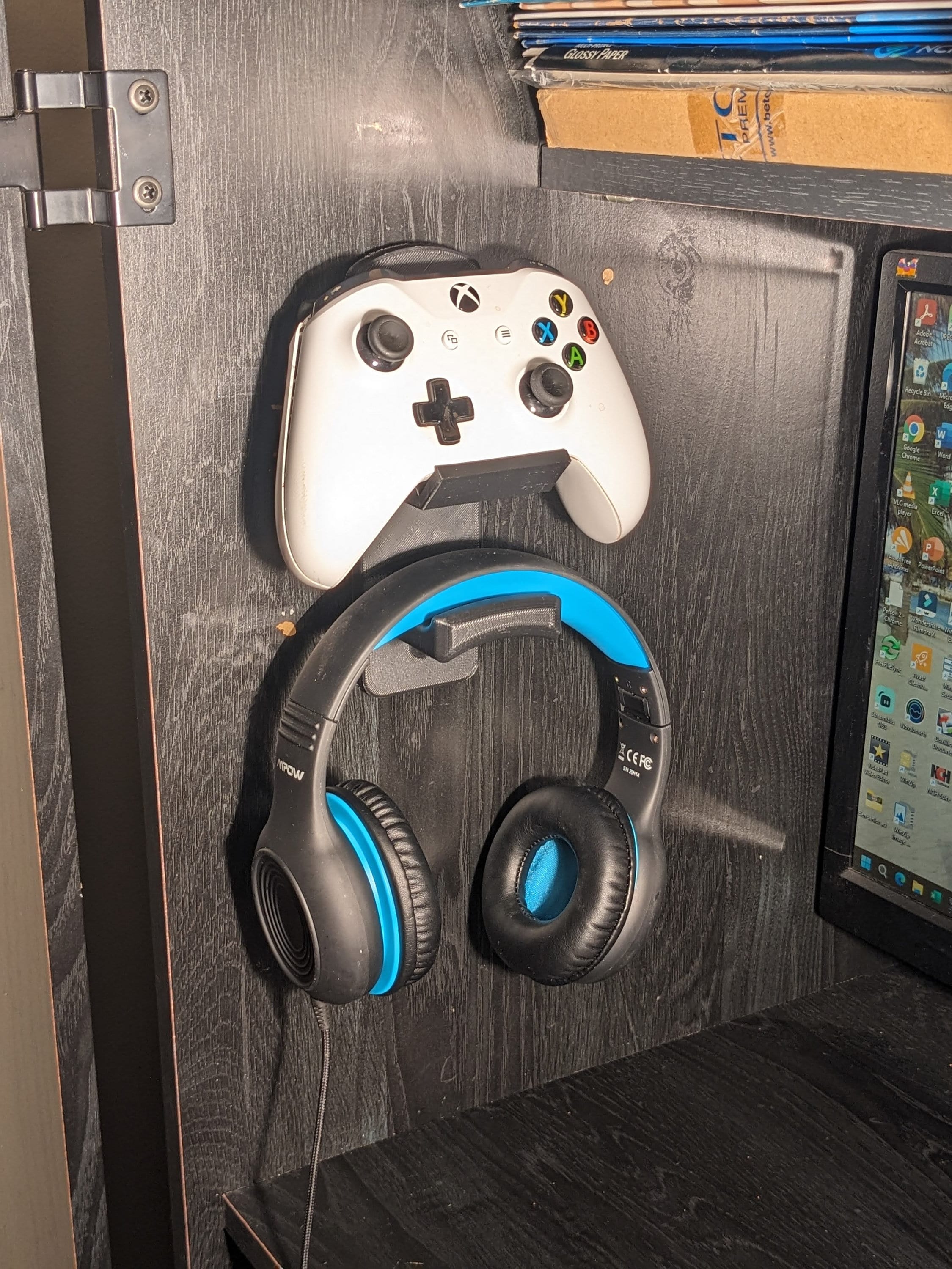 3D Printed Game Controller and Headphone Wall Mount - Etsy