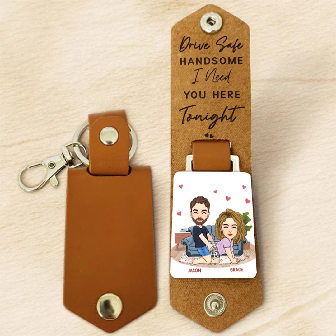 Personalized Couple Keychain, Hand Holding Keychain, Anniversary Gift ...