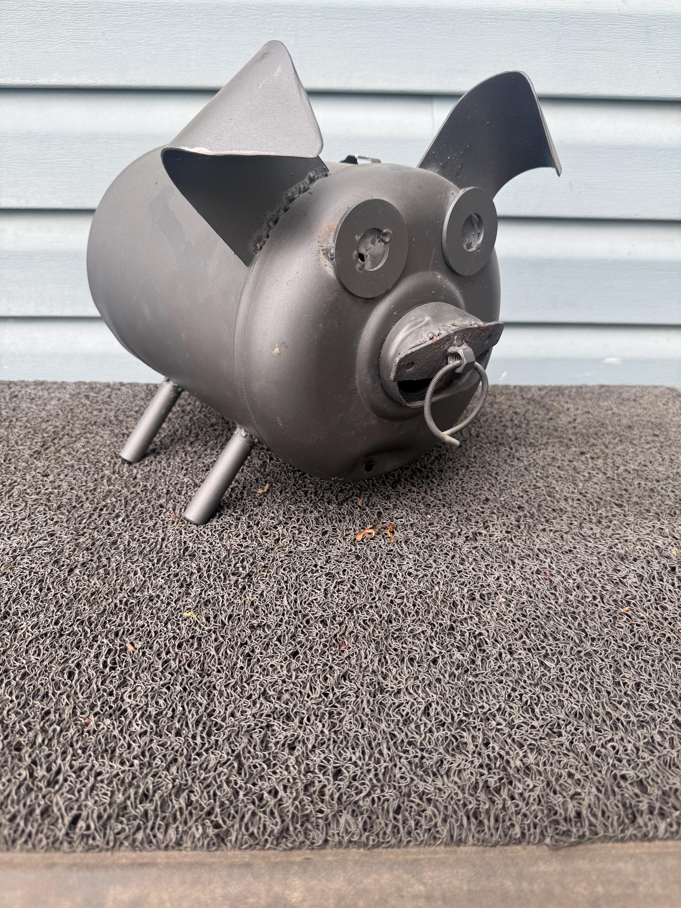 Metal Pig Sculpture or Yard Art - Etsy