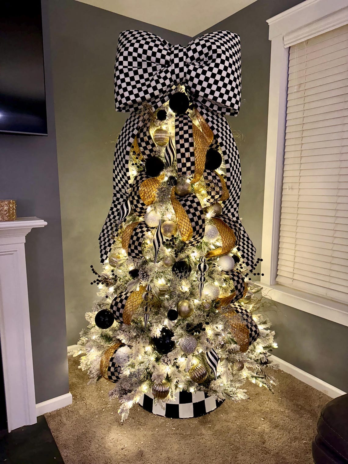 GIANT Bow for Door or Event Décor – Oversized Christmas Tree Bow ...