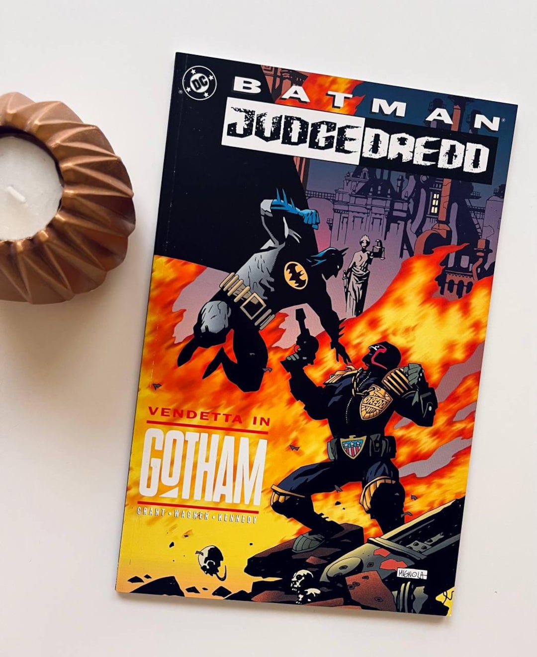 Batman/judge Dredd: Vendetta in Gotham (mike Mignola Cover) - Vintage ...