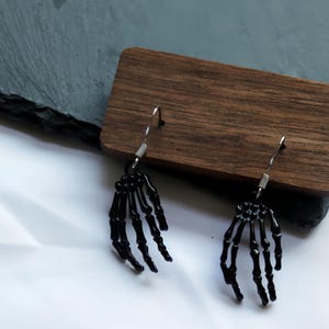 Skull Hand Halloween Earrings, Gothic Earrings, Spooky Skeleton Hand ...