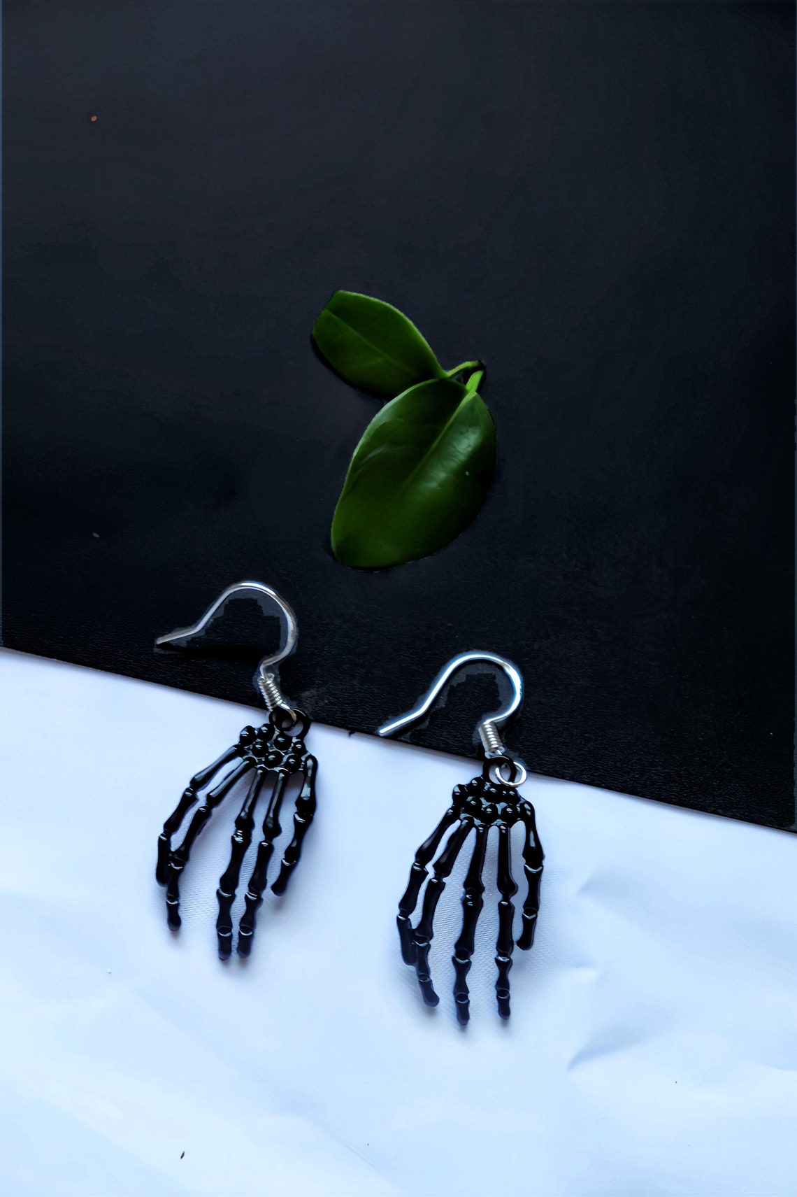 Skull Hand Halloween Earrings, Gothic Earrings, Spooky Skeleton Hand ...