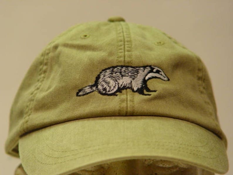 BADGER WILDLIFE HAT - Embroidered Men Women Mom Dad Baseball Cap ...