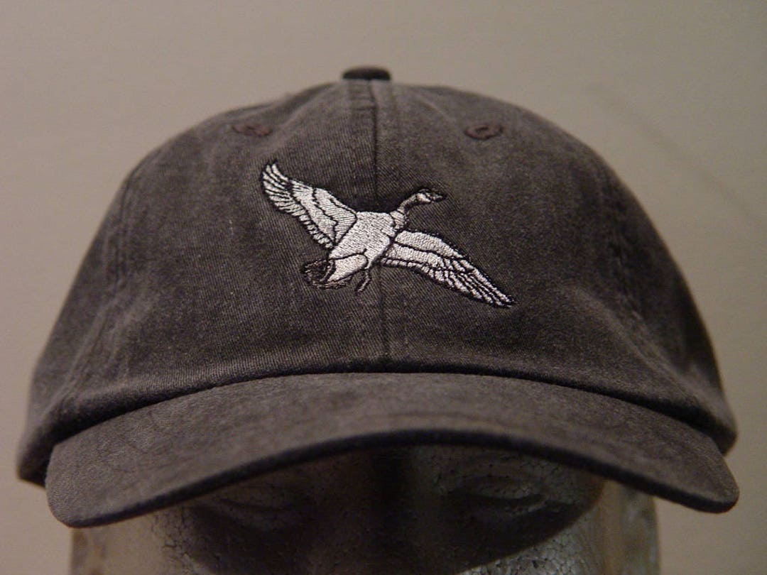 CANADA GOOSE Bird Hat - One Embroidered Men Women Wildlife Cap - Price ...