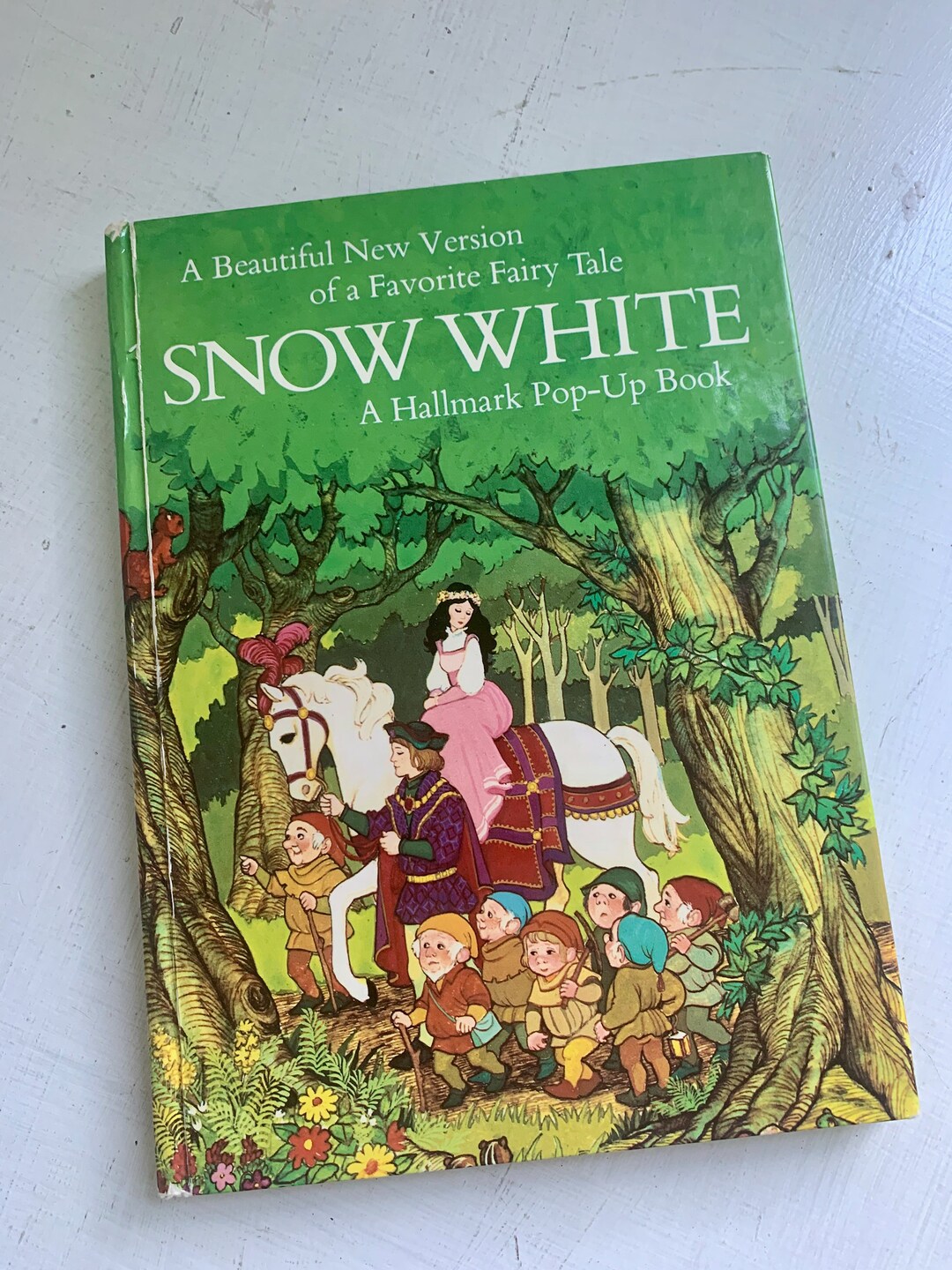 Hallmark's Snow White Vintage Pop up Book - Etsy
