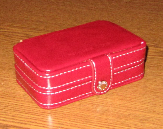 NAMASTE Better Buddy Case in Red, Updated Version of the Original Buddy ...