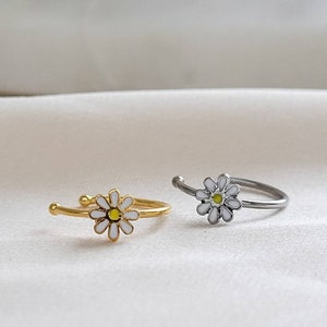 Dainty Daisy Nose Ring • Delicate Nose Hoop • Body Jewelry • Flower ...